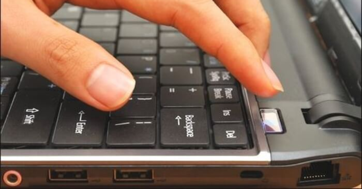 How to Open a Laptop Screen? Electro Gadget Plus