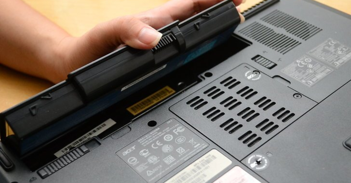 How to Remove Laptop Battery Safely | Electro Gadget Plus