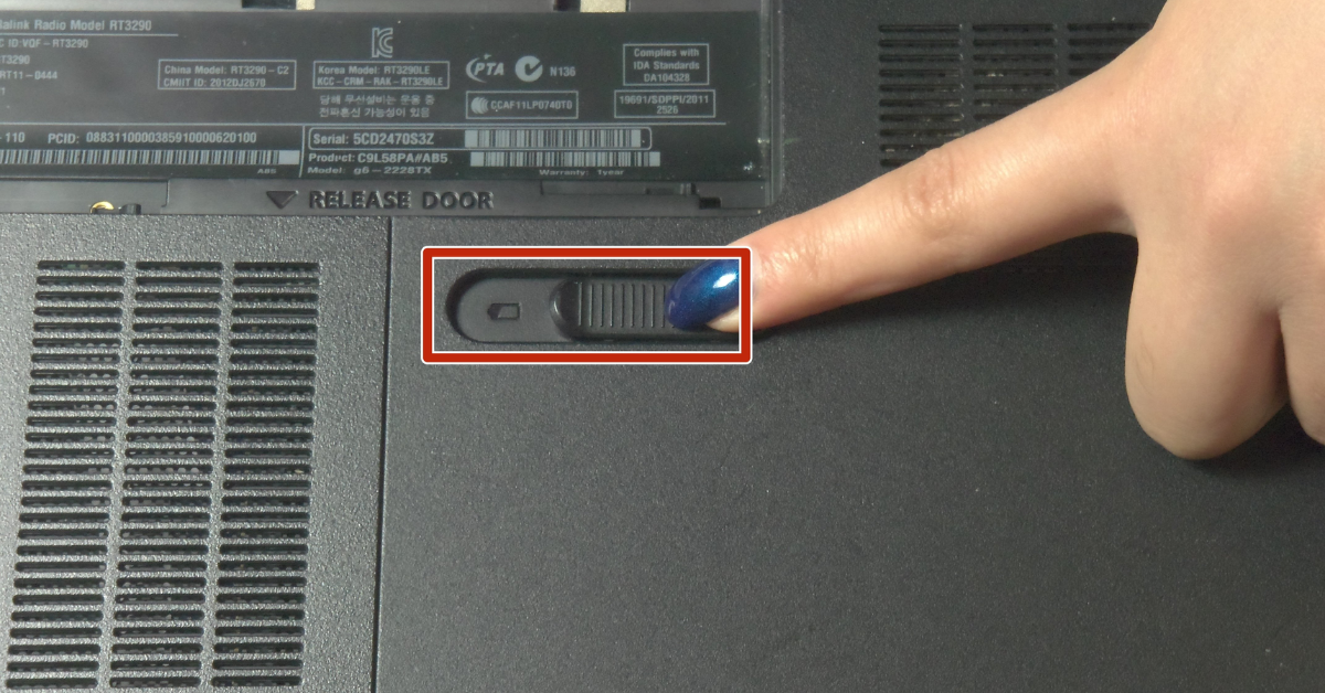 How to Remove Laptop Battery Safely | Electro Gadget Plus